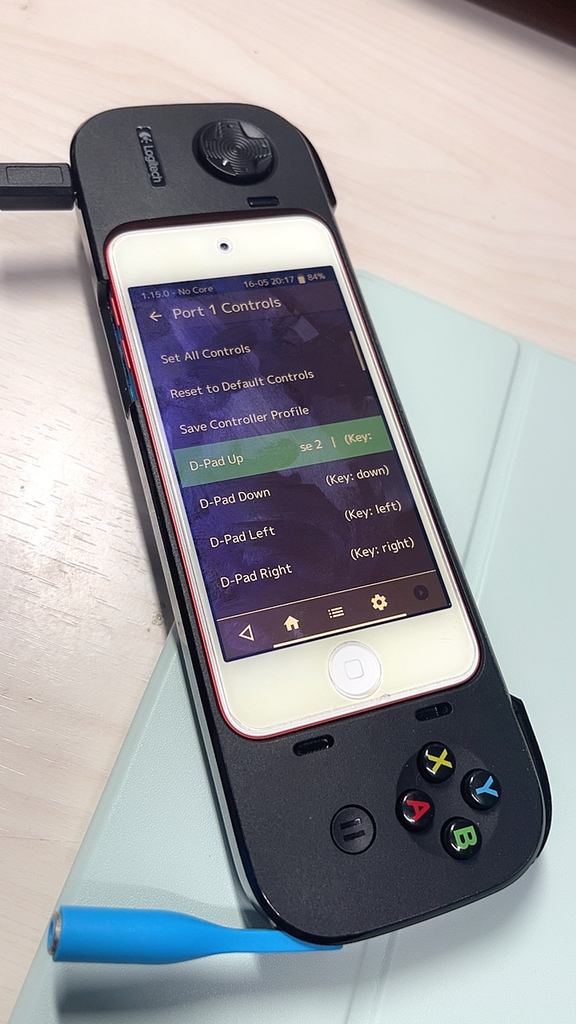 How to operate with an MFI console to a non jail broken device? - Apple ...